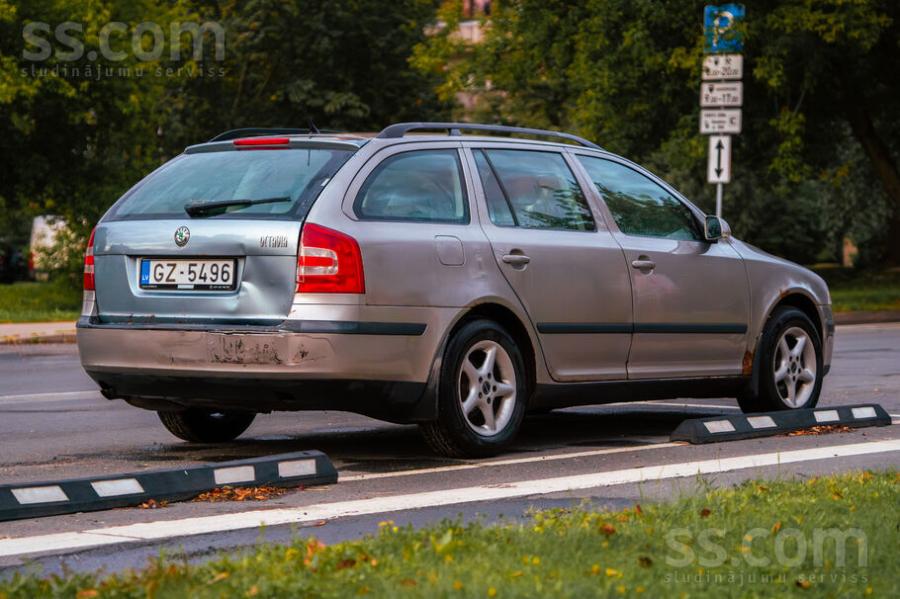 Brown Skoda Octavia 2007 in Riga, with an engine capacity of 1.60 L and mileage of 447 thousand km for 750 €, photo 5 on AUTOMOTO.COM.LV