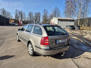 Коричневый Шкода Октавия 2009 в Рига, объемом двигателя 2.00 л и пробегом 275 тыс. км за 2300 €, фото 3 на AUTOMOTO.COM.LV