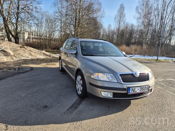 Brown Skoda Octavia 2009 in Riga, with an engine capacity of 2.00 L and mileage of 275 thousand km for 2300 €, photo 6 on AUTOMOTO.COM.LV