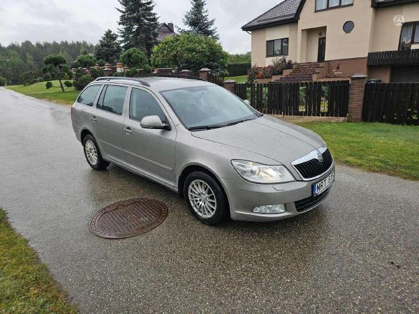 Brown Skoda Octavia 2010 in Vilnius, with an engine capacity of 1.60 L and mileage of 260 thousand km for 2500 €, photo 3 on AUTOMOTO.COM.LV