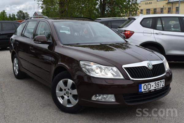 Brown Skoda Octavia 2011 in Kuldiga, with an engine capacity of 1.60 L and mileage of 0 thousand km for 5990 €, photo 4 on AUTOMOTO.COM.LV