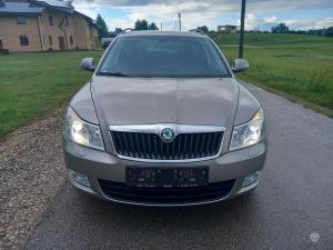 Brown Skoda Octavia 2011 in Alytus, with an engine capacity of 1.39 L and mileage of 247 thousand km for 3550 €, photo 3 on AUTOMOTO.COM.LV