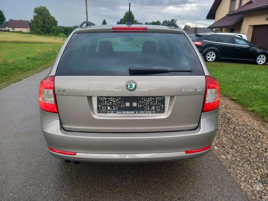 Brown Skoda Octavia 2011 in Alytus, with an engine capacity of 1.39 L and mileage of 247 thousand km for 3550 €, photo 6 on AUTOMOTO.COM.LV