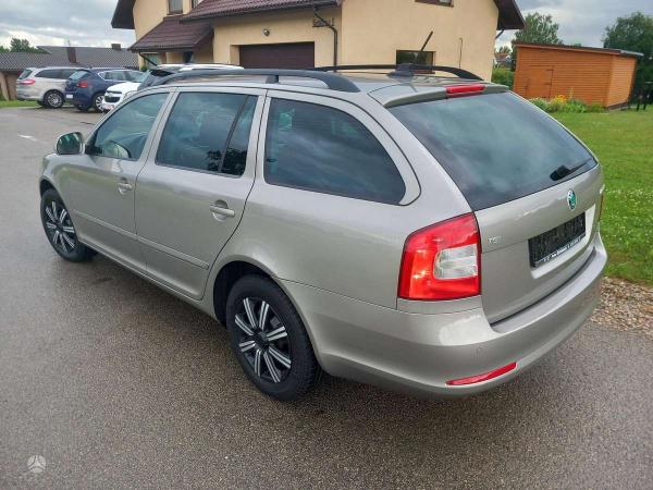 Brūns Skoda Octavia 2011 Alīta, ar dzinēja tilpumu 1.39 L un nobraukumu 247 tūkst. km par 3550 €, foto 6 vietnē AUTOMOTO.COM.LV