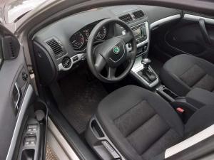 Brown Skoda Octavia 2011 in Alytus, with an engine capacity of 1.39 L and mileage of 247 thousand km for 3550 €, photo 8 on AUTOMOTO.COM.LV