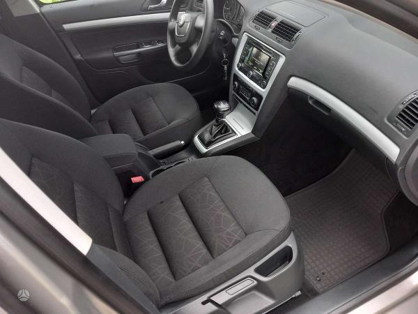 Brūns Skoda Octavia 2011 Alīta, ar dzinēja tilpumu 1.39 L un nobraukumu 247 tūkst. km par 3550 €, foto 9 vietnē AUTOMOTO.COM.LV