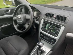 Brown Skoda Octavia 2011 in Alytus, with an engine capacity of 1.39 L and mileage of 247 thousand km for 3550 €, photo 11 on AUTOMOTO.COM.LV