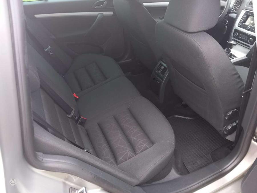 Brown Skoda Octavia 2011 in Alytus, with an engine capacity of 1.39 L and mileage of 247 thousand km for 3550 €, photo 12 on AUTOMOTO.COM.LV