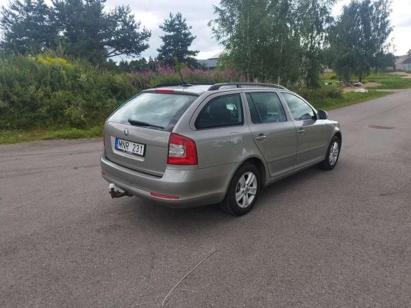 Brūns Skoda Octavia 2011 Molėtai, ar dzinēja tilpumu 1.80 L un nobraukumu 256 tūkst. km par 3230 €, foto 4 vietnē AUTOMOTO.COM.LV