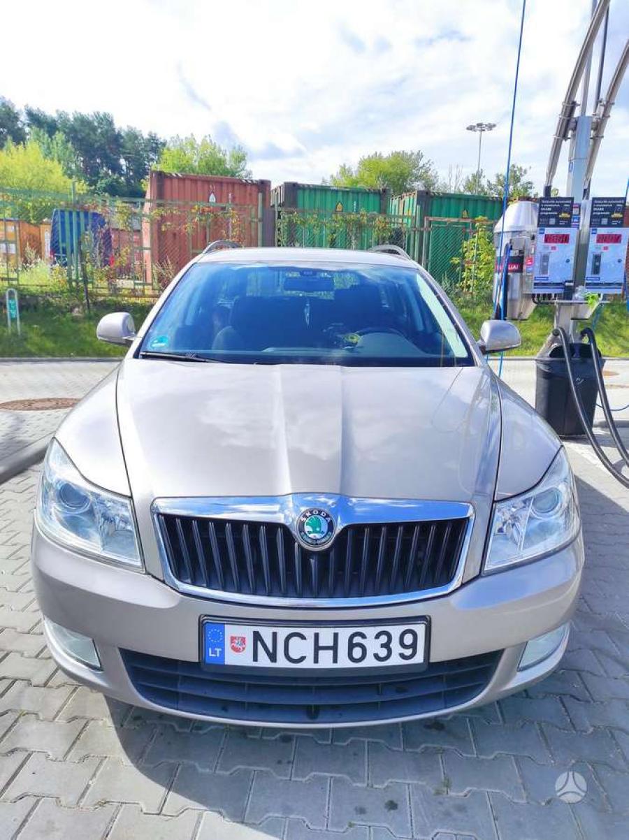 Brūns Skoda Octavia 2011 Viļņa, ar dzinēja tilpumu 1.60 L un nobraukumu 250 tūkst. km par 4000 €, foto 1 vietnē AUTOMOTO.COM.LV