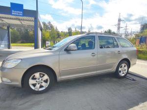Brūns Skoda Octavia 2011 Viļņa, ar dzinēja tilpumu 1.60 L un nobraukumu 250 tūkst. km par 4000 €, foto 3 vietnē AUTOMOTO.COM.LV