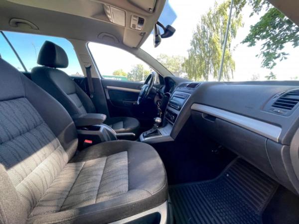 Brūns Skoda Octavia 2012 Rīga, ar dzinēja tilpumu 2.00 L un nobraukumu 0 tūkst. km par 4500 €, foto 8 vietnē AUTOMOTO.COM.LV