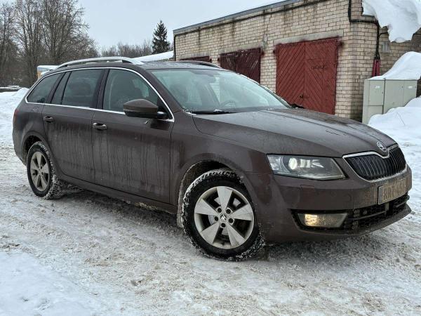 Brown Skoda Octavia 2013 in Rokiskis, with an engine capacity of 1.97 L and mileage of 350 thousand km for 3650 €, photo 2 on AUTOMOTO.COM.LV