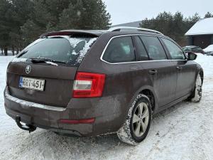 Brown Skoda Octavia 2013 in Rokiskis, with an engine capacity of 1.97 L and mileage of 350 thousand km for 3650 €, photo 3 on AUTOMOTO.COM.LV