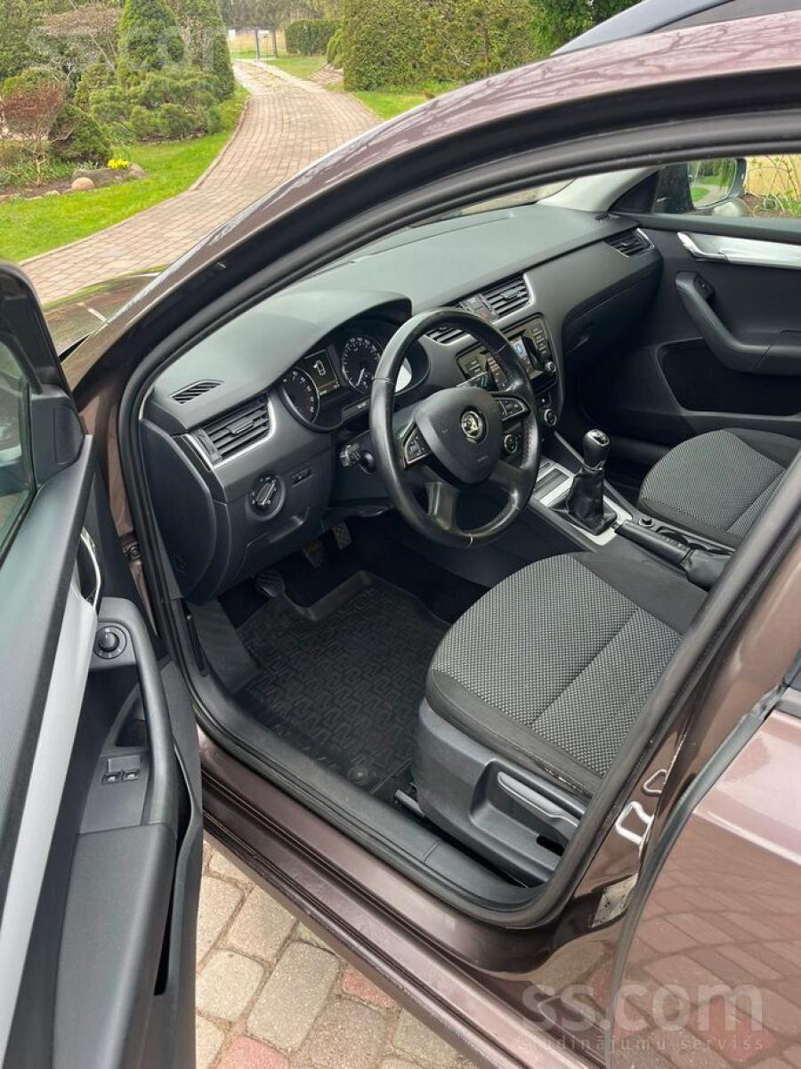 Brown Skoda Octavia 2013 in Riga, with an engine capacity of 1.60 L and mileage of 303 thousand km for 3500 €, photo 3 on AUTOMOTO.COM.LV