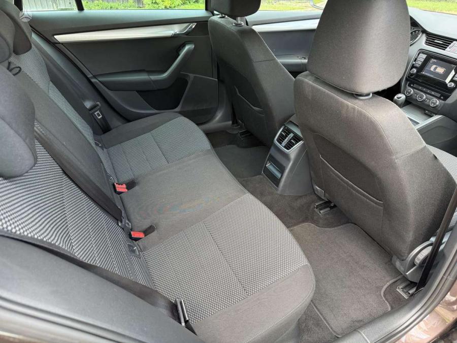 Brūns Skoda Octavia 2013 Ukmergė, ar dzinēja tilpumu 1.60 L un nobraukumu 290 tūkst. km par 4750 €, foto 12 vietnē AUTOMOTO.COM.LV
