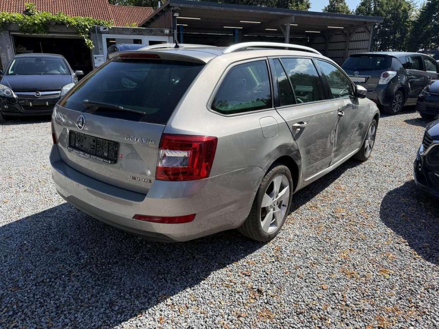 Brown Skoda Octavia 2013 in Vilkaviskis, with an engine capacity of 1.97 L and mileage of 135 thousand km for 6500 €, photo 5 on AUTOMOTO.COM.LV