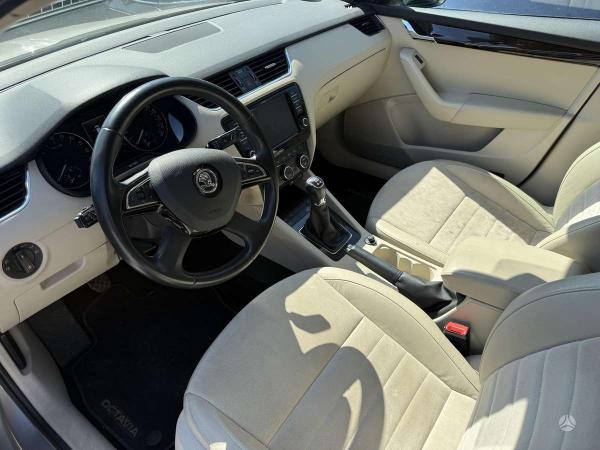 Brown Skoda Octavia 2013 in Vilkaviskis, with an engine capacity of 1.97 L and mileage of 135 thousand km for 6500 €, photo 6 on AUTOMOTO.COM.LV