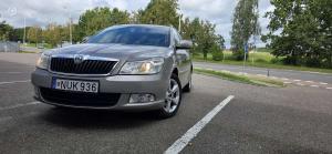 Brown Skoda Octavia 2013 in Elektrenai, with an engine capacity of 1.60 L and mileage of 401 thousand km for 2800 €, photo 3 on AUTOMOTO.COM.LV
