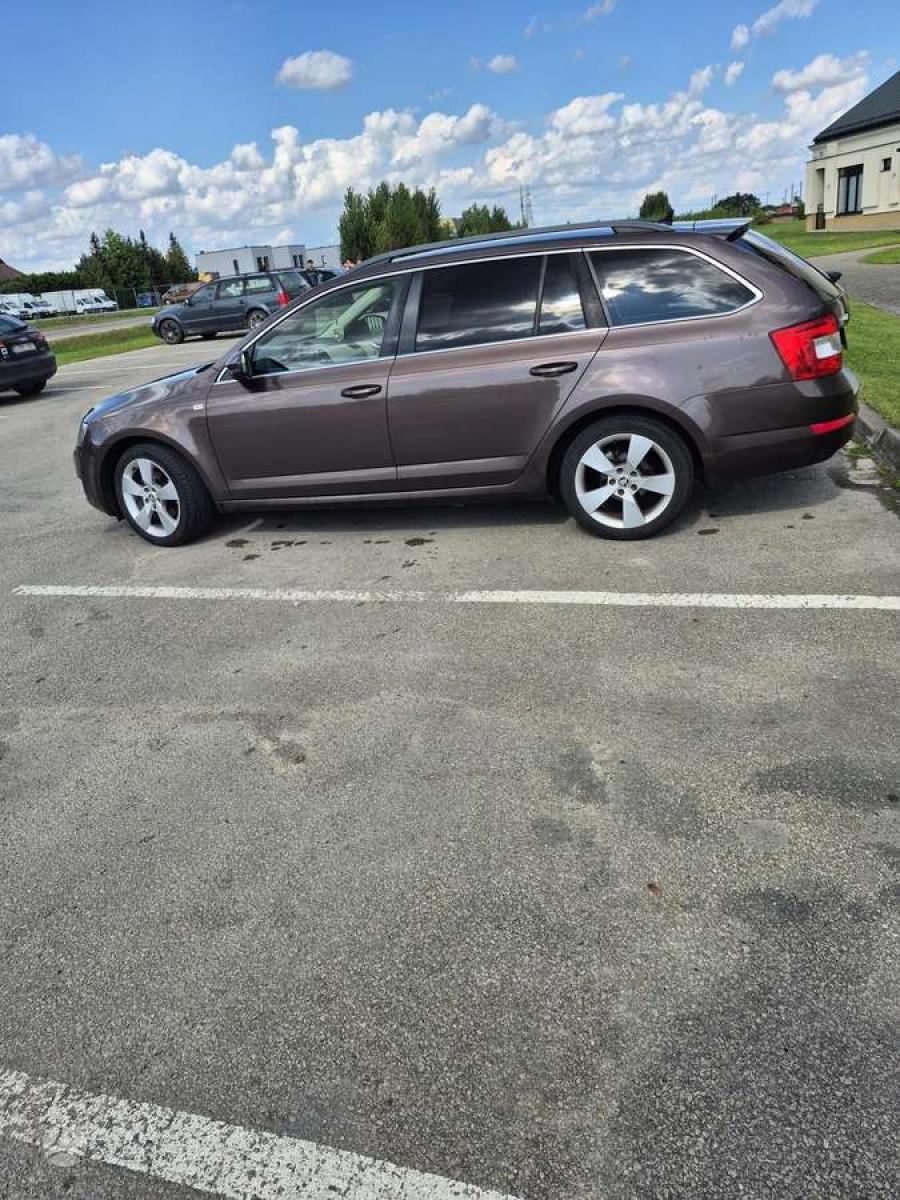 Brown Skoda Octavia 2013 in Kaunas, with an engine capacity of 1.60 L and mileage of 310 thousand km for 6150 €, photo 4 on AUTOMOTO.COM.LV
