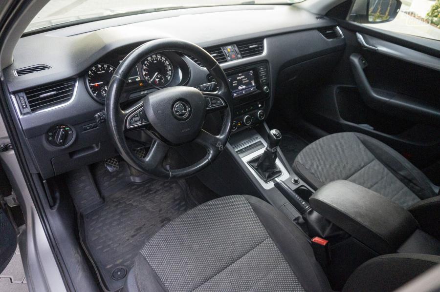 Brown Skoda Octavia 2014 in Klaipeda, with an engine capacity of 1.60 L and mileage of 360 thousand km for 3800 €, photo 11 on AUTOMOTO.COM.LV