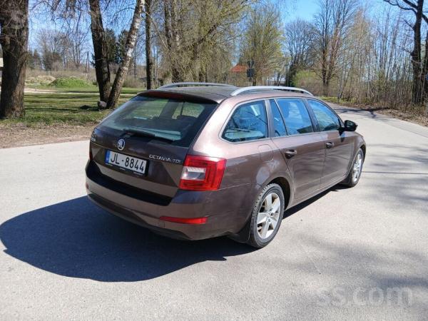 Brown Skoda Octavia 2014 in Ogre, with an engine capacity of 1.60 L and mileage of 277 thousand km for 3600 €, photo 5 on AUTOMOTO.COM.LV