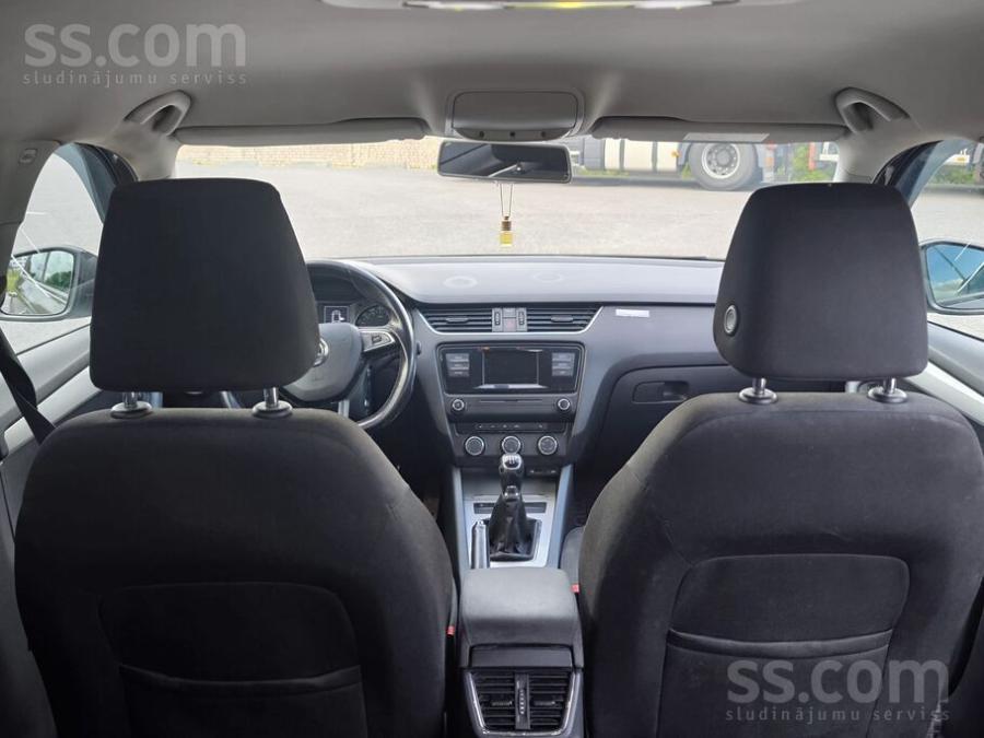 Brown Skoda Octavia 2014 in Riga, with an engine capacity of 1.60 L and mileage of 359 thousand km for 4300 €, photo 8 on AUTOMOTO.COM.LV
