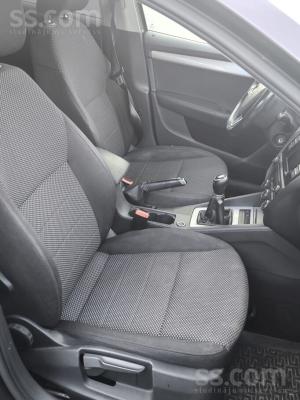 Brown Skoda Octavia 2014 in Riga, with an engine capacity of 1.60 L and mileage of 359 thousand km for 4300 €, photo 9 on AUTOMOTO.COM.LV