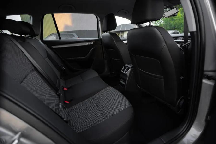 Brūns Skoda Octavia 2014 Jelgava, ar dzinēja tilpumu 1.60 L un nobraukumu 222 tūkst. km par 6500 €, foto 9 vietnē AUTOMOTO.COM.LV