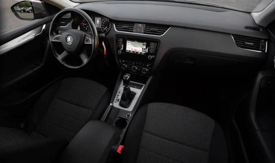 Brūns Skoda Octavia 2014 Jelgava, ar dzinēja tilpumu 1.60 L un nobraukumu 222 tūkst. km par 6500 €, foto 10 vietnē AUTOMOTO.COM.LV