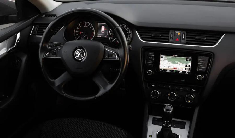 Brūns Skoda Octavia 2014 Jelgava, ar dzinēja tilpumu 1.60 L un nobraukumu 222 tūkst. km par 6500 €, foto 12 vietnē AUTOMOTO.COM.LV