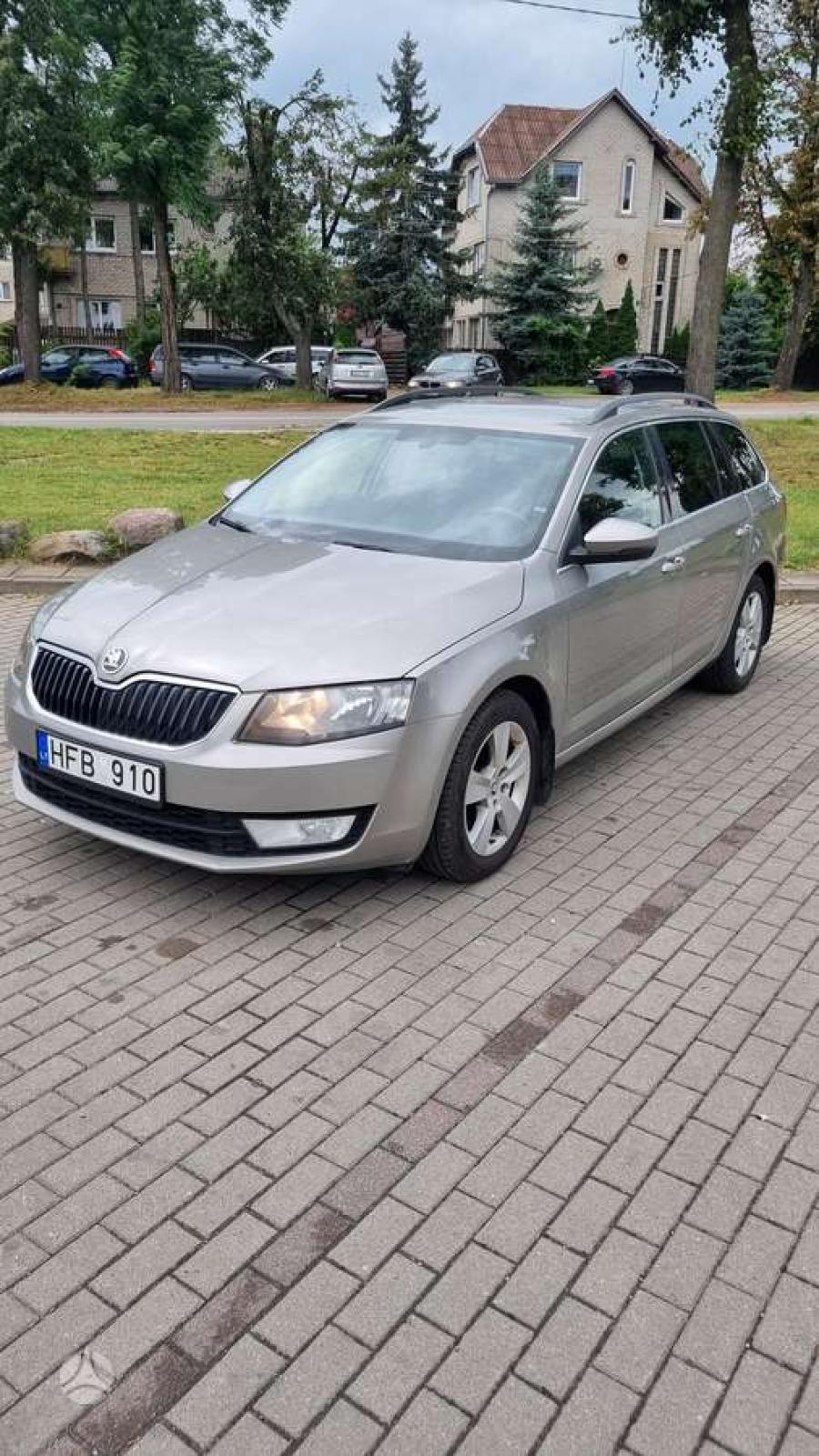 Brown Skoda Octavia 2014 in Kaunas, with an engine capacity of 1.60 L and mileage of 218 thousand km for 6300 €, photo 3 on AUTOMOTO.COM.LV