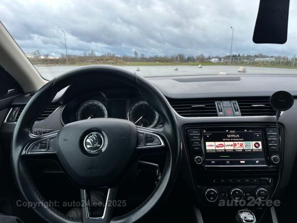 Brown Skoda Octavia 2015 in Paide, with an engine capacity of 2.00 L and mileage of 294 thousand km for 7500 €, photo 11 on AUTOMOTO.COM.LV