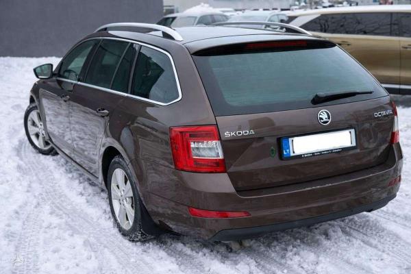 Brown Skoda Octavia 2015 in Klaipeda, with an engine capacity of 1.40 L and mileage of 328 thousand km for 5900 €, photo 6 on AUTOMOTO.COM.LV
