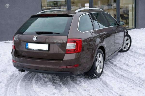 Brown Skoda Octavia 2015 in Klaipeda, with an engine capacity of 1.40 L and mileage of 328 thousand km for 5900 €, photo 7 on AUTOMOTO.COM.LV