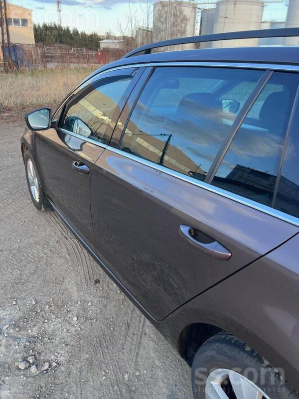 Brown Skoda Octavia 2015 in Riga, with an engine capacity of 1.60 L and mileage of 331 thousand km for 5000 €, photo 8 on AUTOMOTO.COM.LV