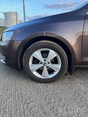 Brūns Skoda Octavia 2015 Rīga, ar dzinēja tilpumu 1.60 L un nobraukumu 331 tūkst. km par 5000 €, foto 11 vietnē AUTOMOTO.COM.LV