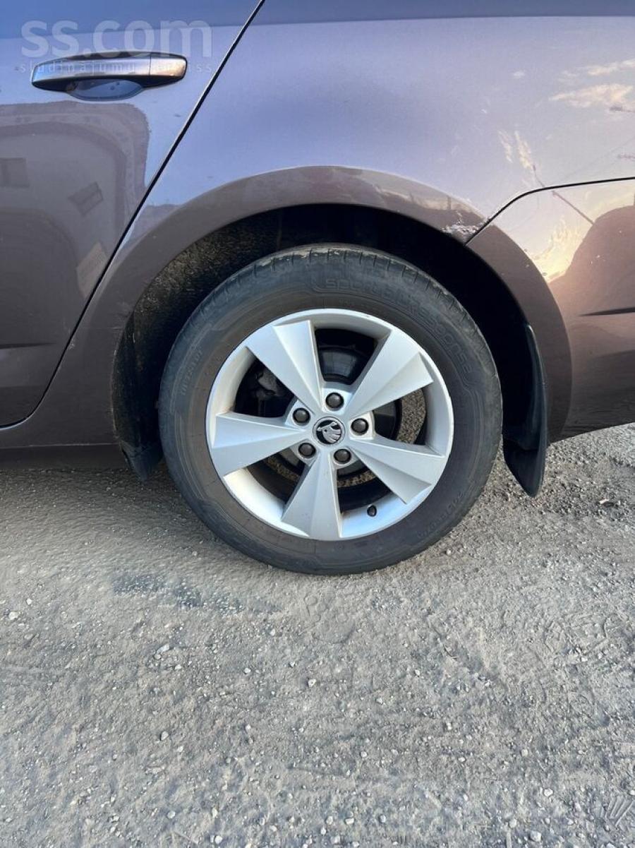 Brūns Skoda Octavia 2015 Rīga, ar dzinēja tilpumu 1.60 L un nobraukumu 331 tūkst. km par 5000 €, foto 12 vietnē AUTOMOTO.COM.LV