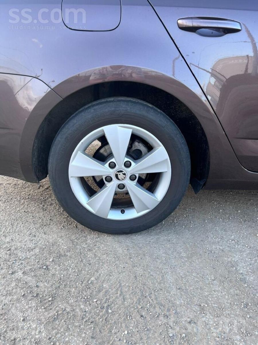 Brūns Skoda Octavia 2015 Rīga, ar dzinēja tilpumu 1.60 L un nobraukumu 331 tūkst. km par 5000 €, foto 15 vietnē AUTOMOTO.COM.LV