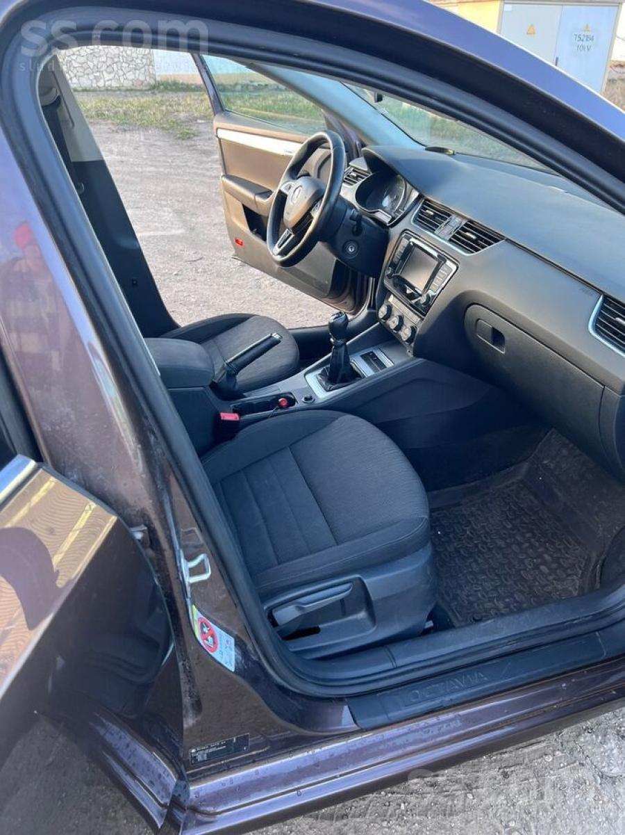 Brūns Skoda Octavia 2015 Rīga, ar dzinēja tilpumu 1.60 L un nobraukumu 331 tūkst. km par 5000 €, foto 17 vietnē AUTOMOTO.COM.LV