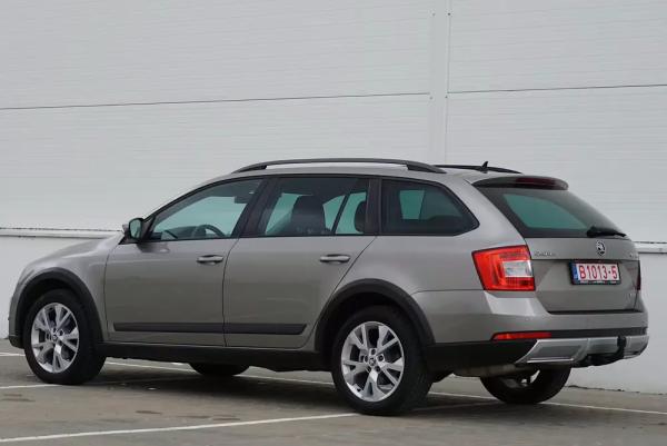 Brūns Skoda Octavia 2015 Rīga, ar dzinēja tilpumu 2.00 L un nobraukumu 234 tūkst. km par 8900 €, foto 7 vietnē AUTOMOTO.COM.LV
