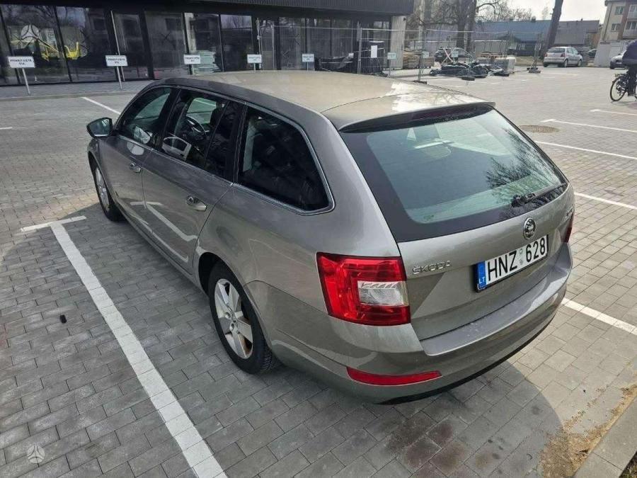 Brown Skoda Octavia 2015 in Vilnius, with an engine capacity of 1.60 L and mileage of 260 thousand km for 4000 €, photo 5 on AUTOMOTO.COM.LV