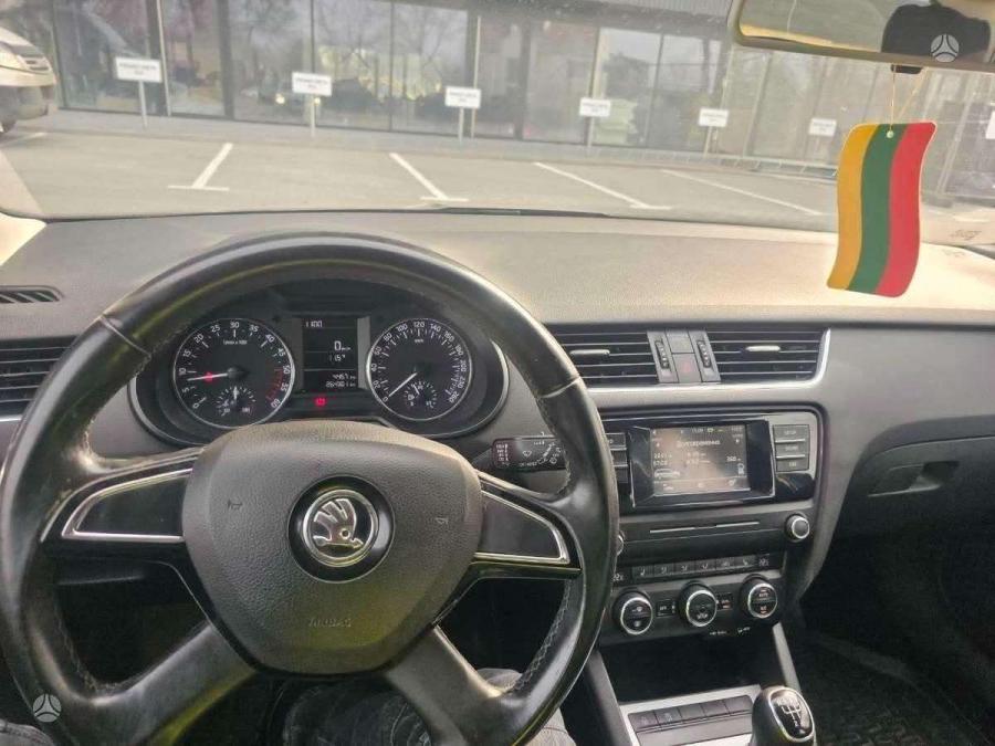 Brown Skoda Octavia 2015 in Vilnius, with an engine capacity of 1.60 L and mileage of 260 thousand km for 4000 €, photo 10 on AUTOMOTO.COM.LV