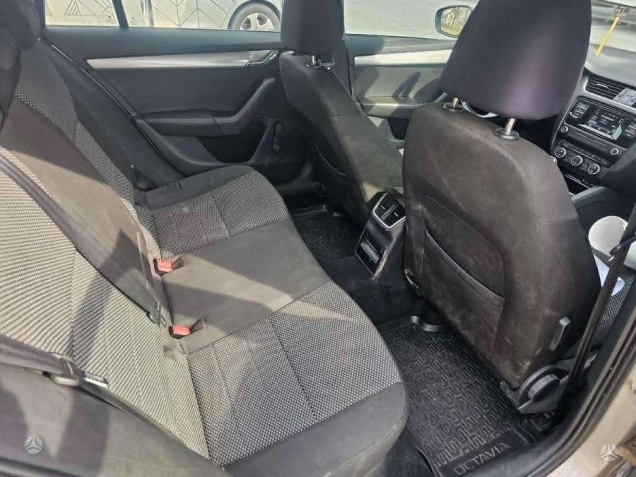 Brown Skoda Octavia 2015 in Vilnius, with an engine capacity of 1.60 L and mileage of 260 thousand km for 4000 €, photo 11 on AUTOMOTO.COM.LV