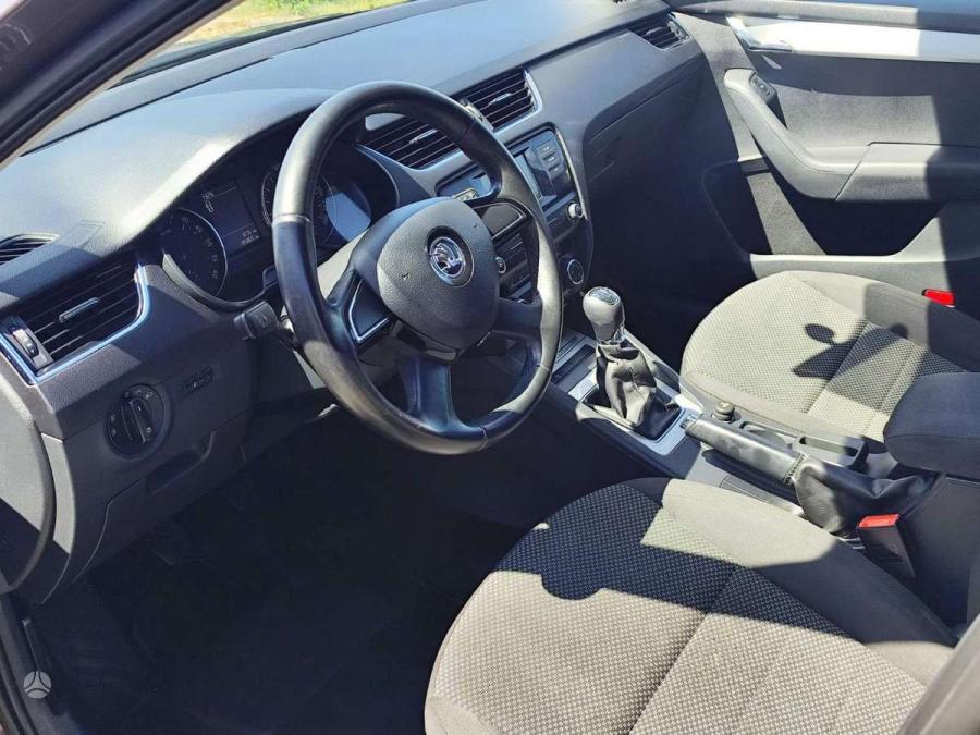 Brūns Skoda Octavia 2015 Šauļi, ar dzinēja tilpumu 1.60 L un nobraukumu 190 tūkst. km par 5400 €, foto 12 vietnē AUTOMOTO.COM.LV