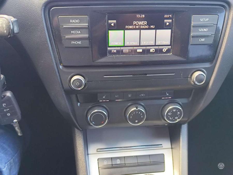 Brūns Skoda Octavia 2015 Šauļi, ar dzinēja tilpumu 1.60 L un nobraukumu 190 tūkst. km par 5400 €, foto 15 vietnē AUTOMOTO.COM.LV