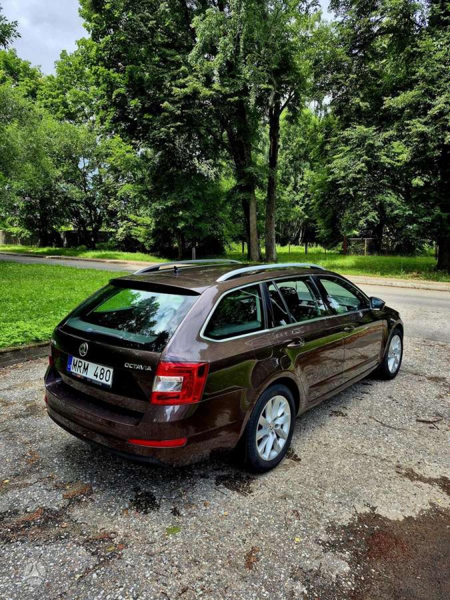 Brūns Skoda Octavia 2015 Viļņa, ar dzinēja tilpumu 1.97 L un nobraukumu 330 tūkst. km par 5500 €, foto 5 vietnē AUTOMOTO.COM.LV