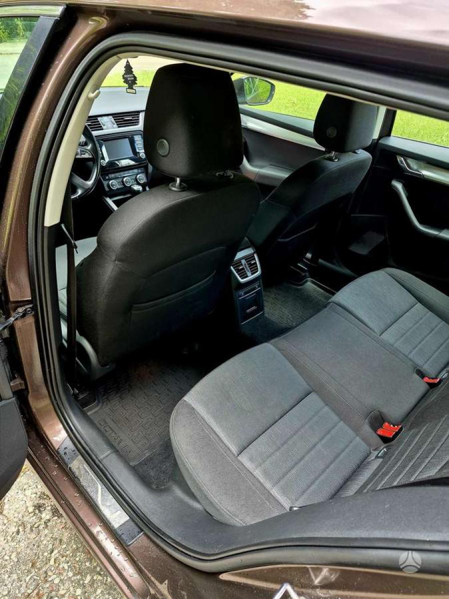 Brūns Skoda Octavia 2015 Viļņa, ar dzinēja tilpumu 1.97 L un nobraukumu 330 tūkst. km par 5500 €, foto 14 vietnē AUTOMOTO.COM.LV