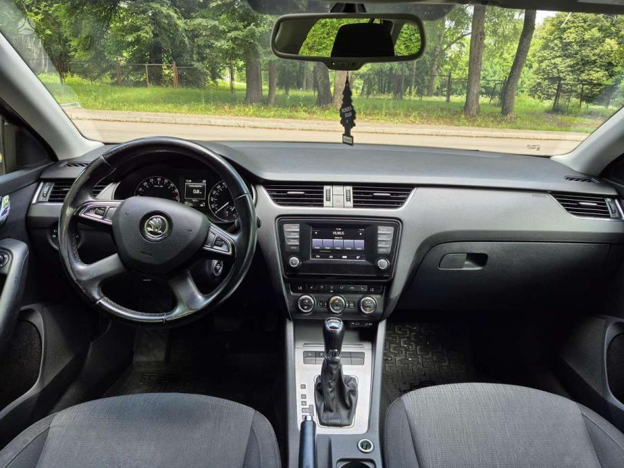 Brūns Skoda Octavia 2015 Viļņa, ar dzinēja tilpumu 1.97 L un nobraukumu 330 tūkst. km par 5500 €, foto 16 vietnē AUTOMOTO.COM.LV