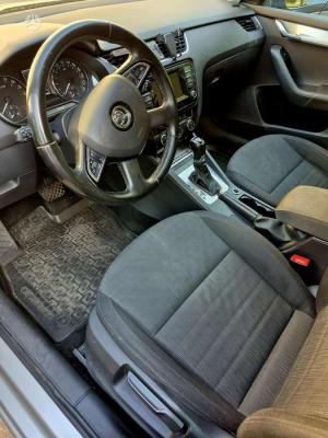 Brown Skoda Octavia 2015 in Vilnius, with an engine capacity of 1.60 L and mileage of 380 thousand km for 6000 €, photo 13 on AUTOMOTO.COM.LV